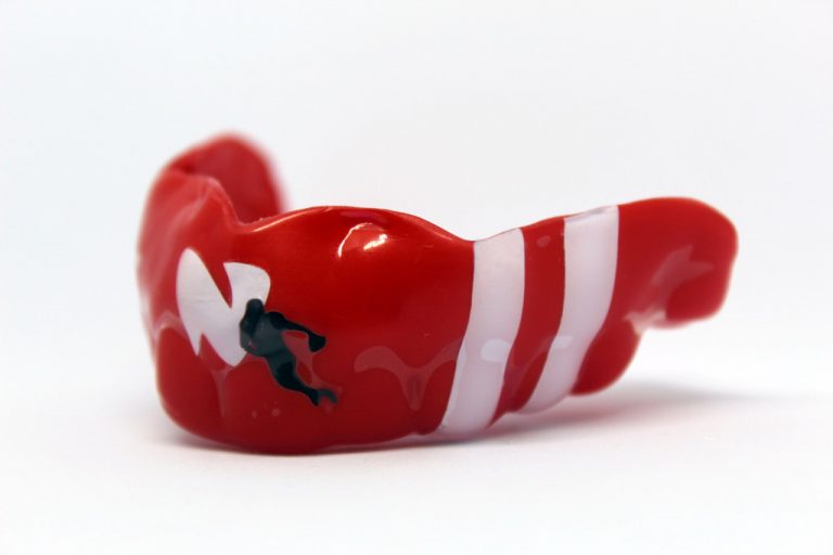 Protector Deportivo Bucal Personalizado - Jordano Laboratorio Dental